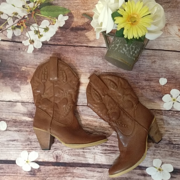 Very Volatile | Shoes | Very Volitale Womans Tan Western Denver Boots ...